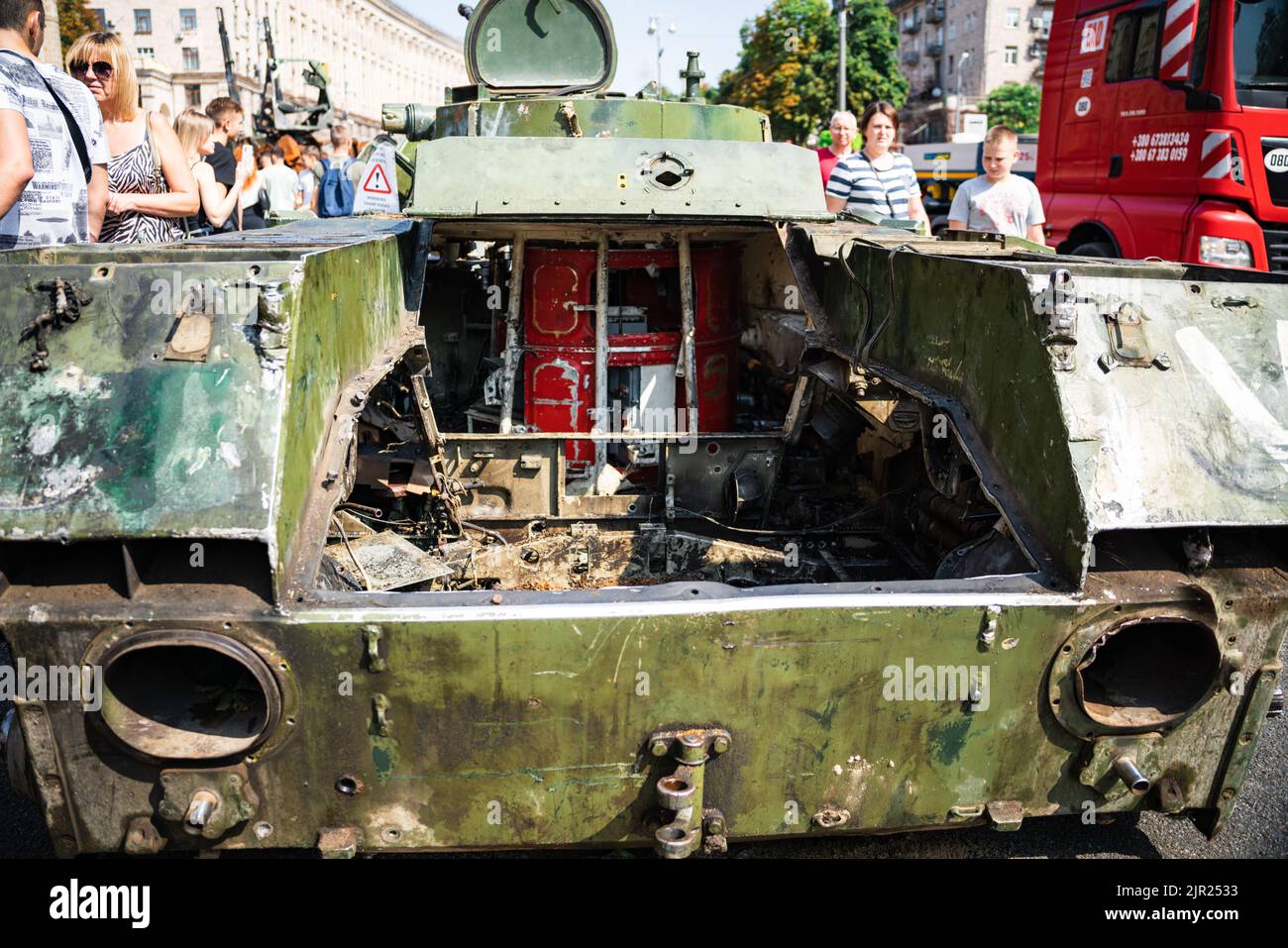 Zerstörte russische panzer ukraine -Fotos und -Bildmaterial in hoher ...