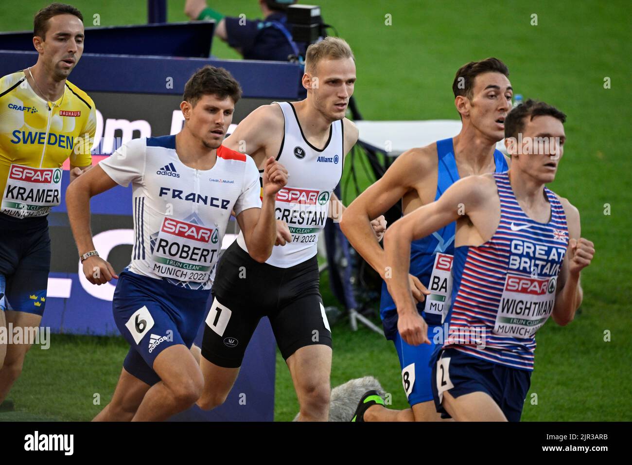 München, 21. August 2022. Der belgische Athlet Eliott Crestan (C), der ...