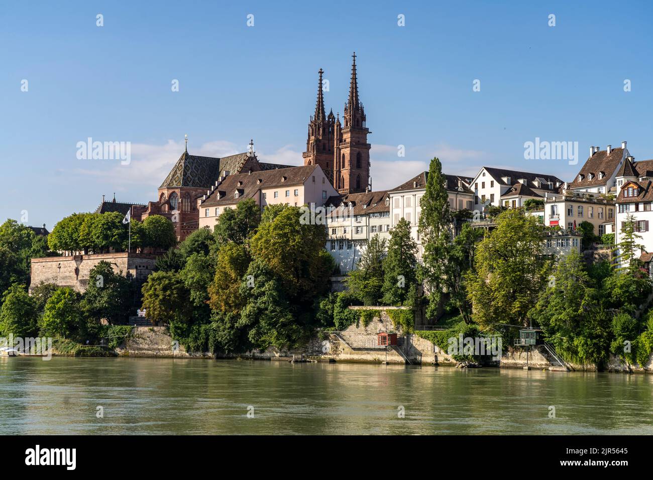 Das Basler Münster und Münsterhügel in Basel, Schweiz, Europa | das ...