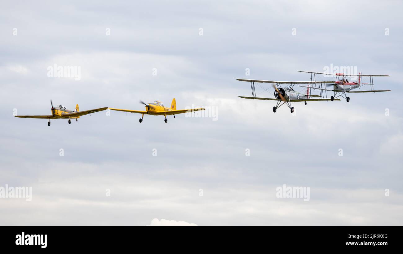Miles Magister, DHC Chipmunk T.22, Avro Tutor & Tiger Moth bei der Fly ...