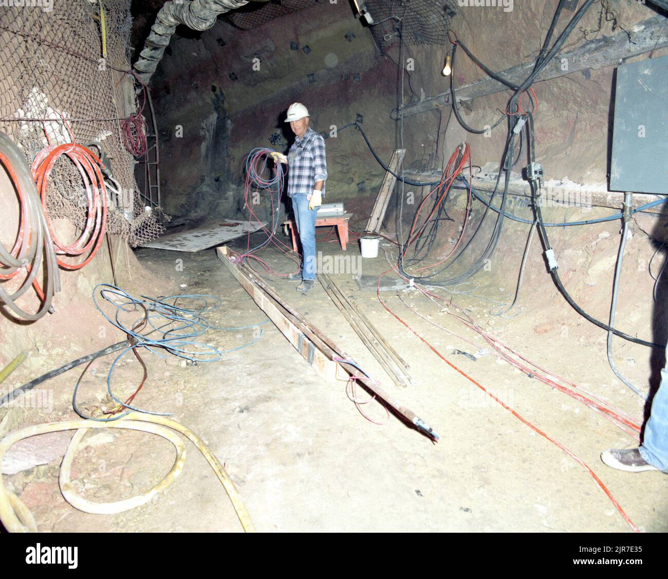 A841109 U12G GAS FRAC PERF A RECOVERY JERRY CUDERMAN (PROJECT ENGINEER ...