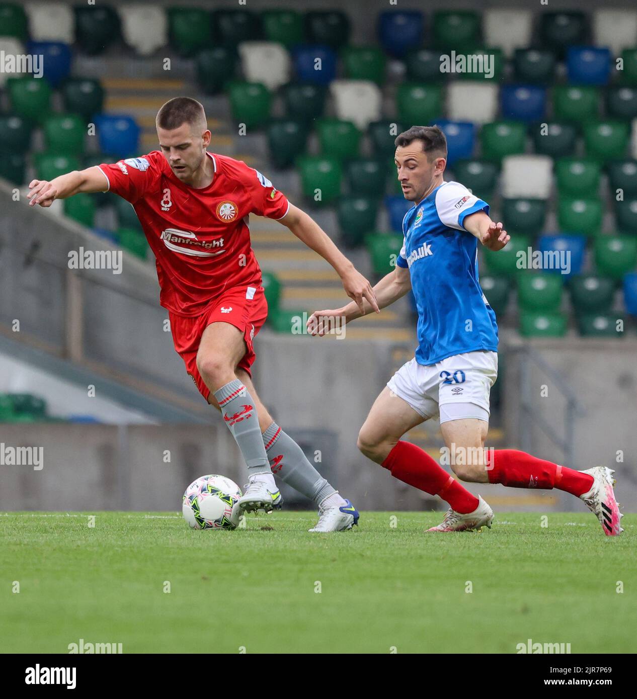 Wilson portadown spieler -Fotos und -Bildmaterial in hoher Auflösung ...