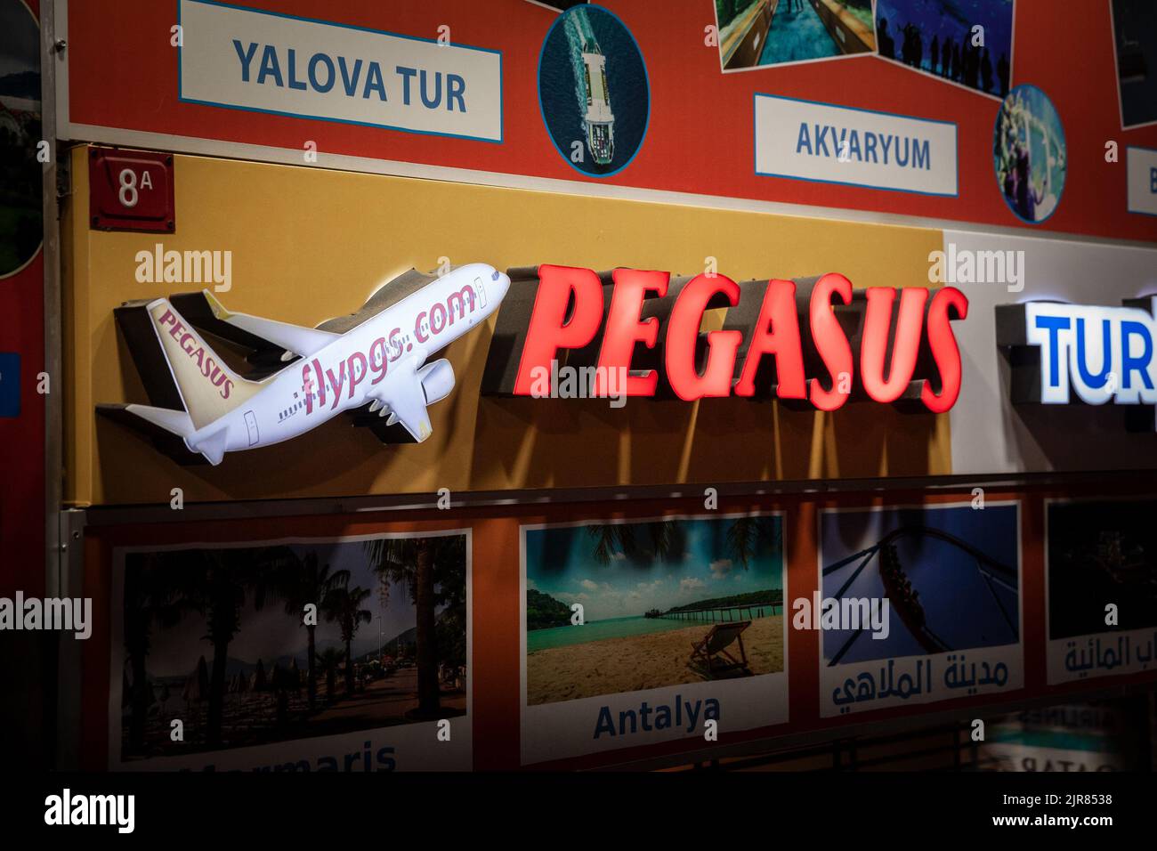 Pegasus airlines logo -Fotos und -Bildmaterial in hoher Auflösung – Alamy