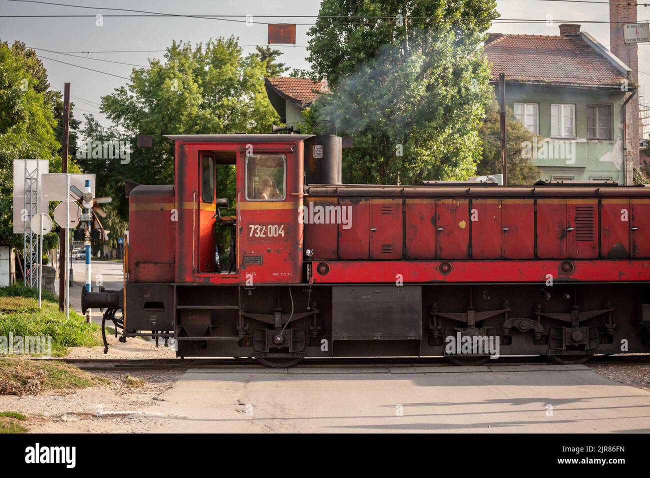 Bild einer Lokomotiven und Züge der Srbija Kargo Serbischen Eisenbahn ...