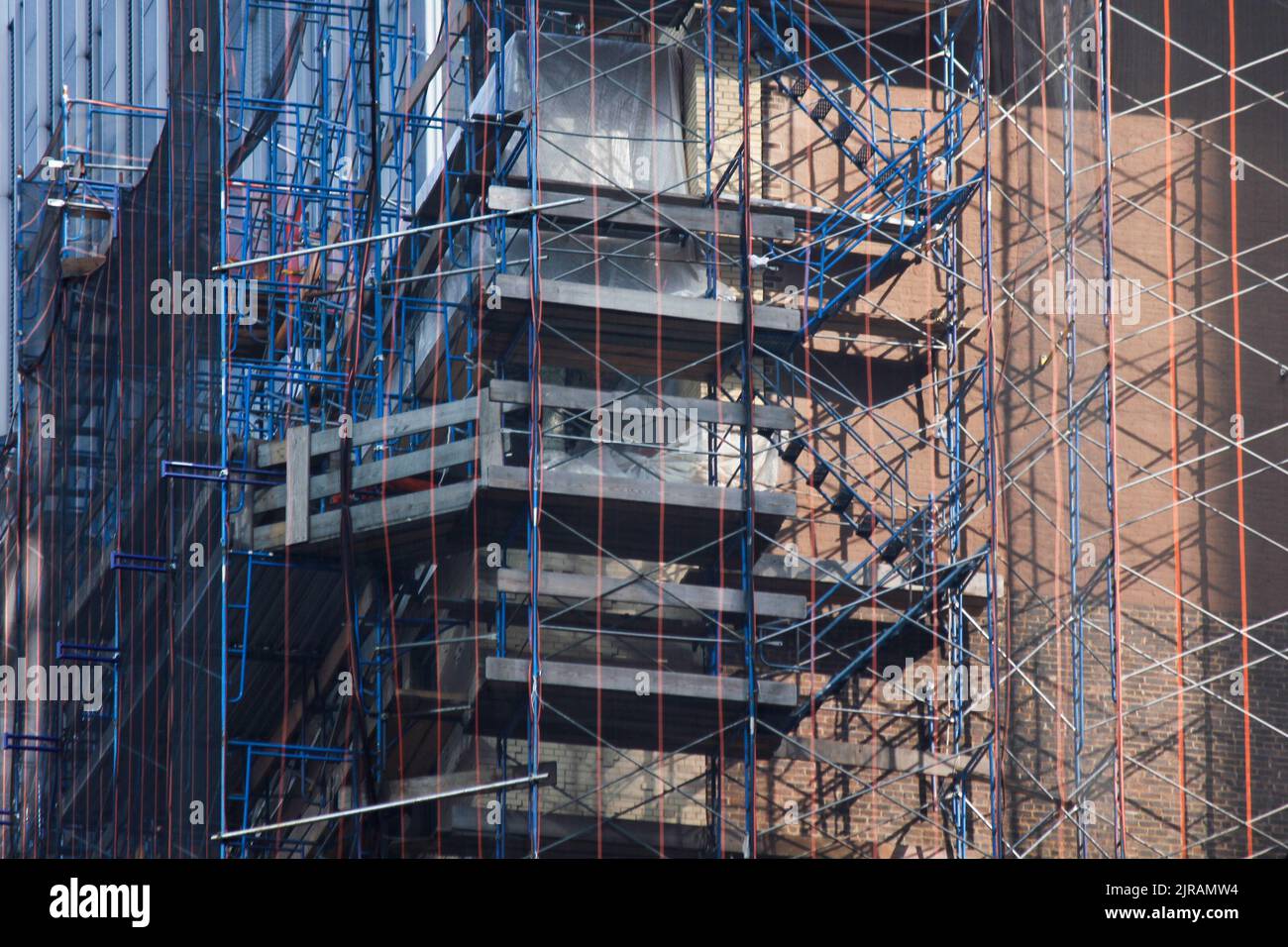 Strukturiert metallische treppen -Fotos und -Bildmaterial in hoher Auflösung – Alamy