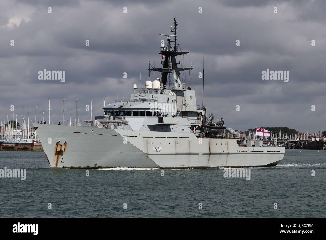 Das Offshore-Patrouillenschiff HMS TYNE der Royal Navy River-Klasse ...