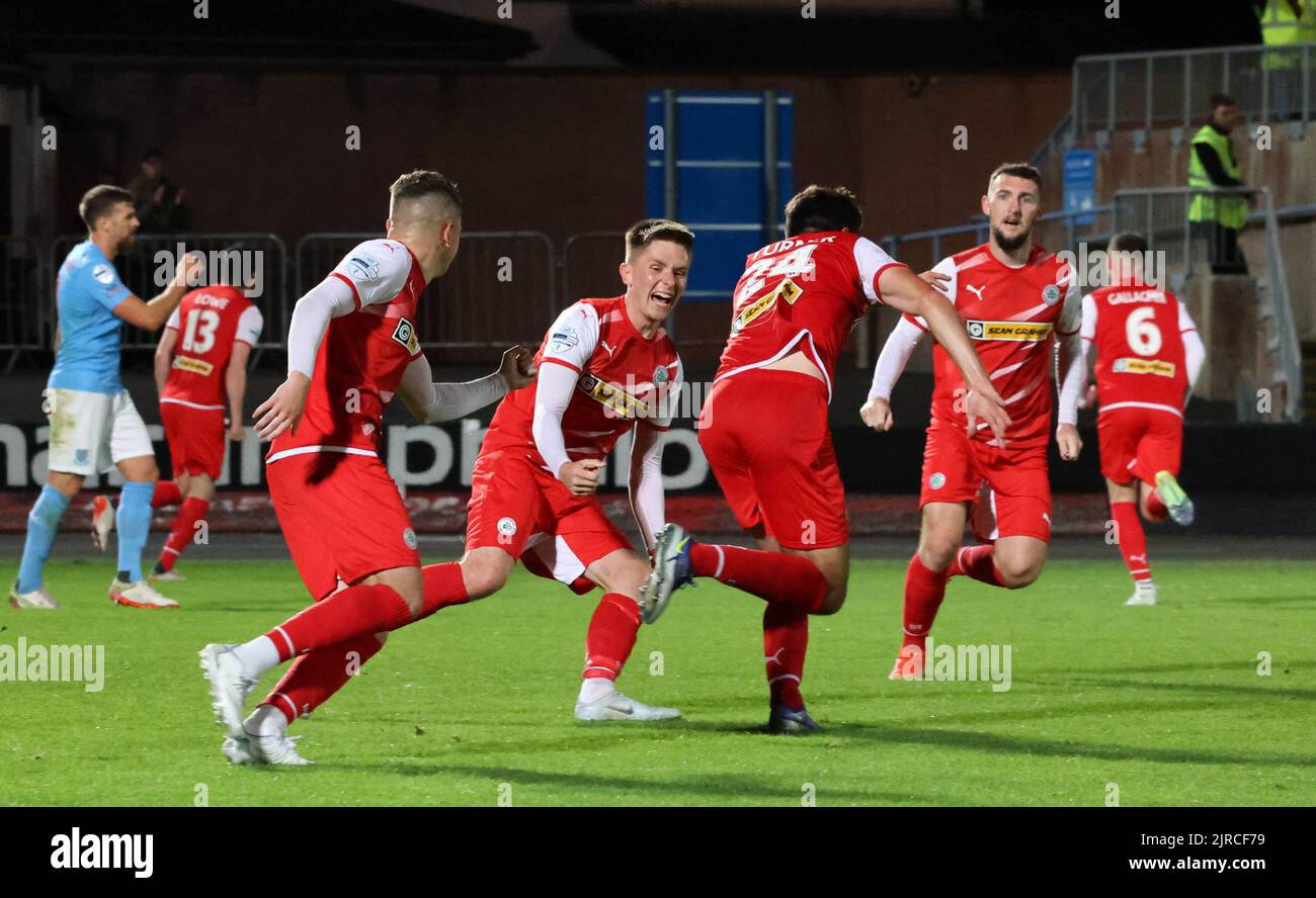 Ballymena cliftonville 2022 -Fotos und -Bildmaterial in hoher Auflösung ...