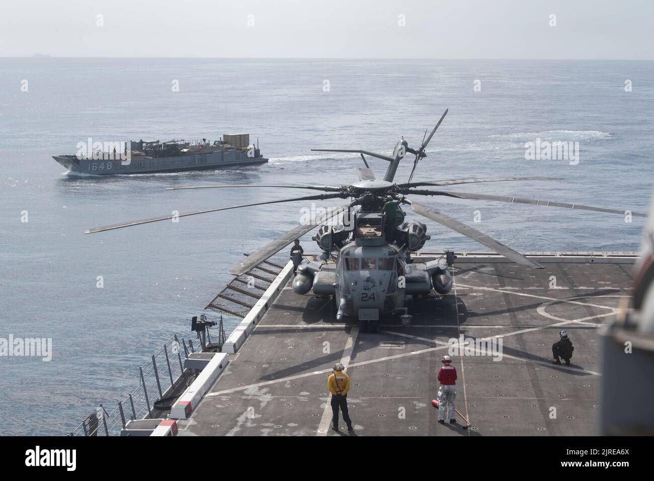 220813-N-FO865-1018 PAZIFISCHER OZEAN (13. August 2022) – Landing Craft ...