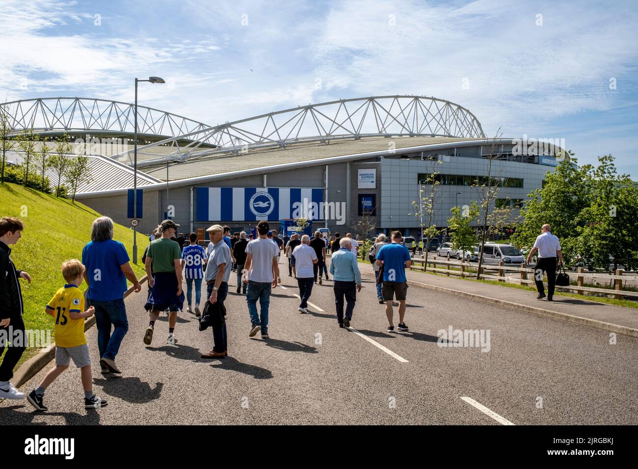 Fußballfans machen sich auf den weg zu boden -Fotos und -Bildmaterial ...