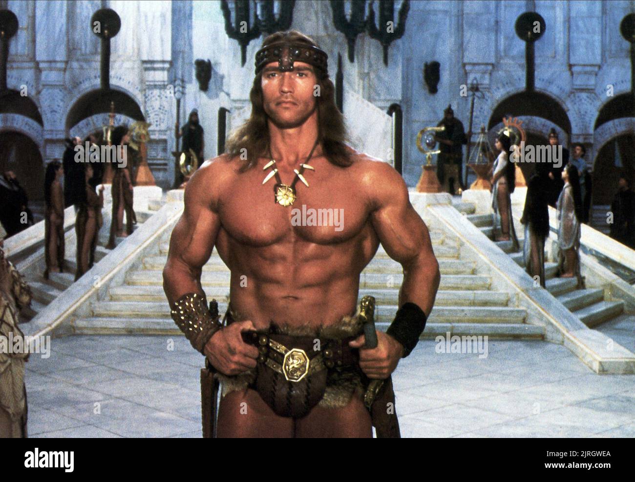 Conan destroyer arnold schwarzenegger sword -Fotos und -Bildmaterial in ...