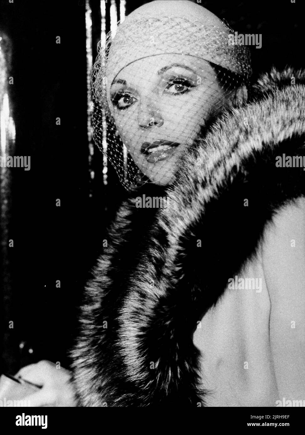 Joan collins portrait -Fotos und -Bildmaterial in hoher Auflösung – Alamy