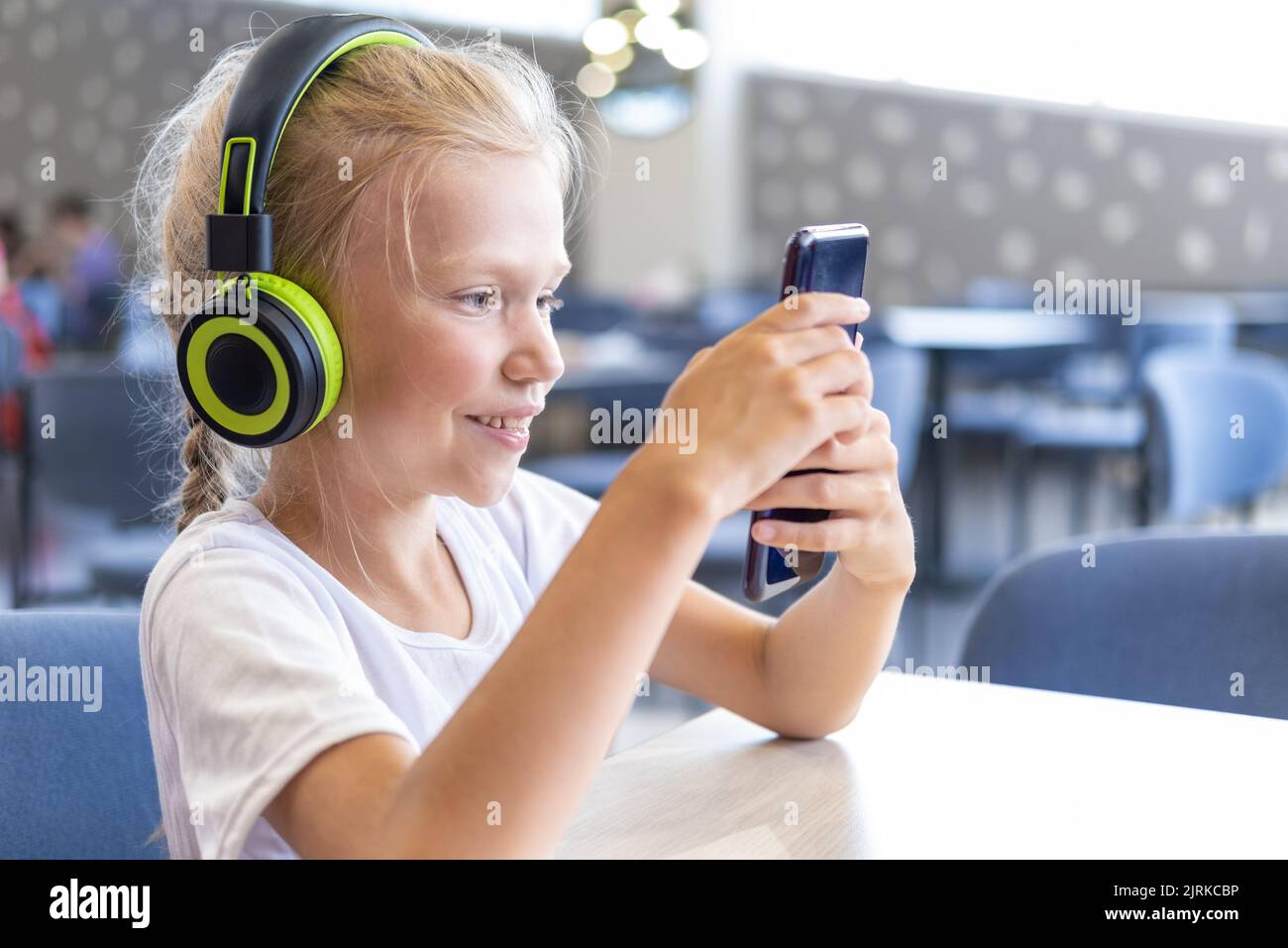 Telefon karikatur -Fotos und -Bildmaterial in hoher Auflösung – Alamy