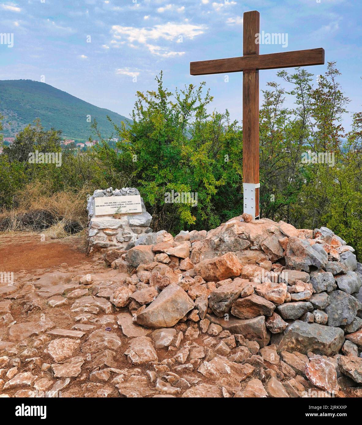 Christliches kreuz erschien -Fotos und -Bildmaterial in hoher Auflösung – Alamy