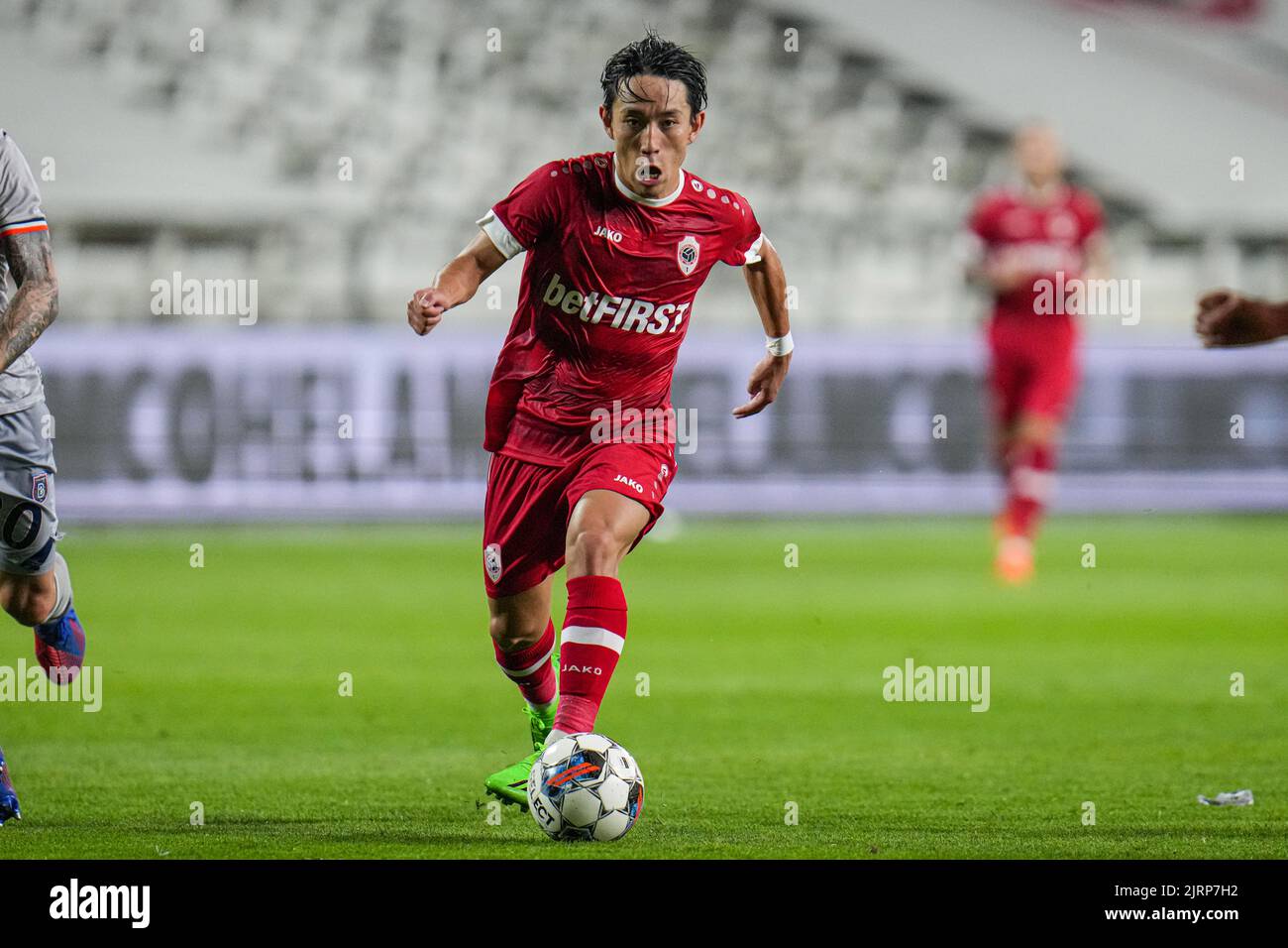 ANTWERPEN, BELGIEN - 25. AUGUST: Koji Miyoshi vom Royal Antwerp FC ...