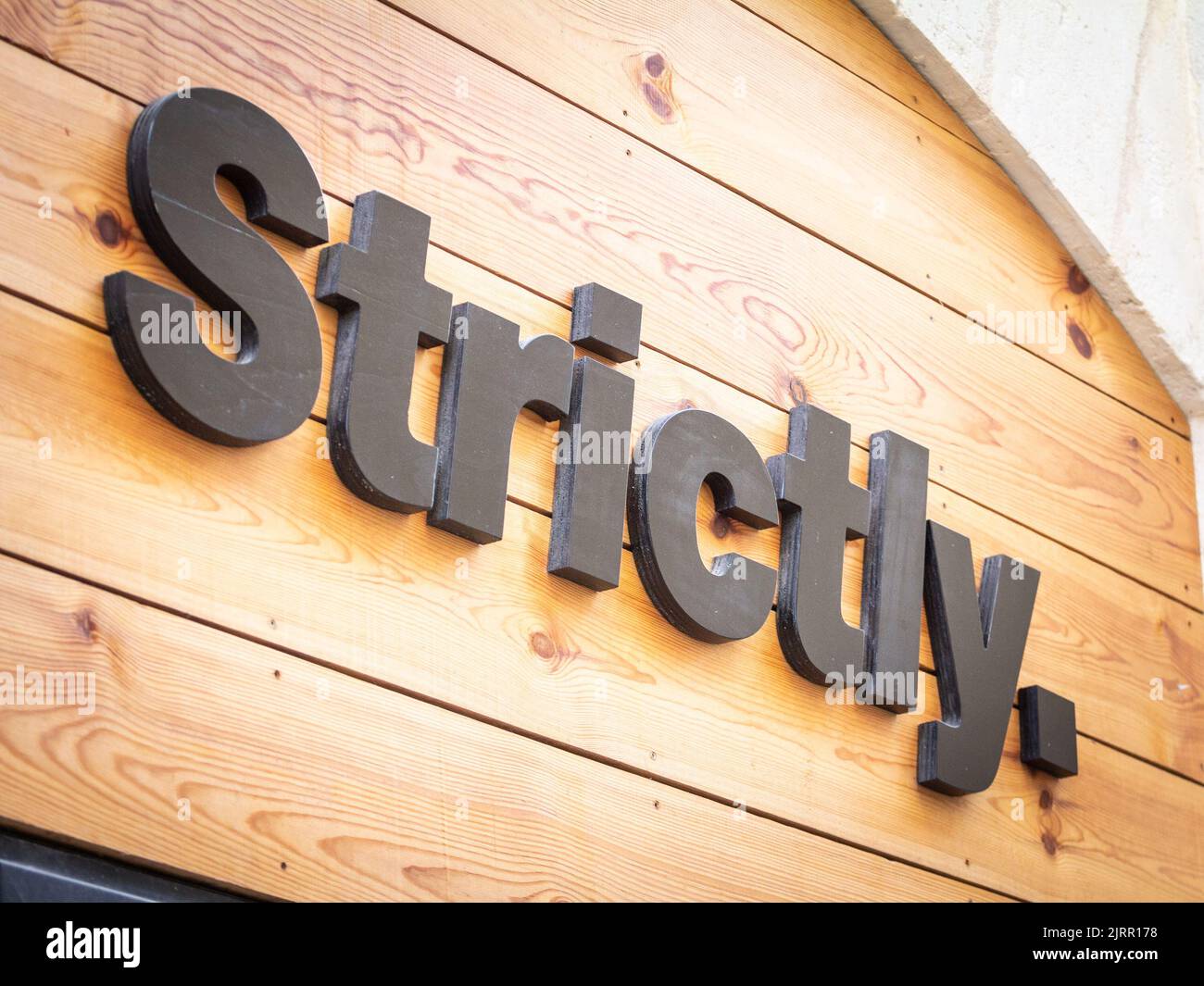 Streng logo -Fotos und -Bildmaterial in hoher Auflösung – Alamy