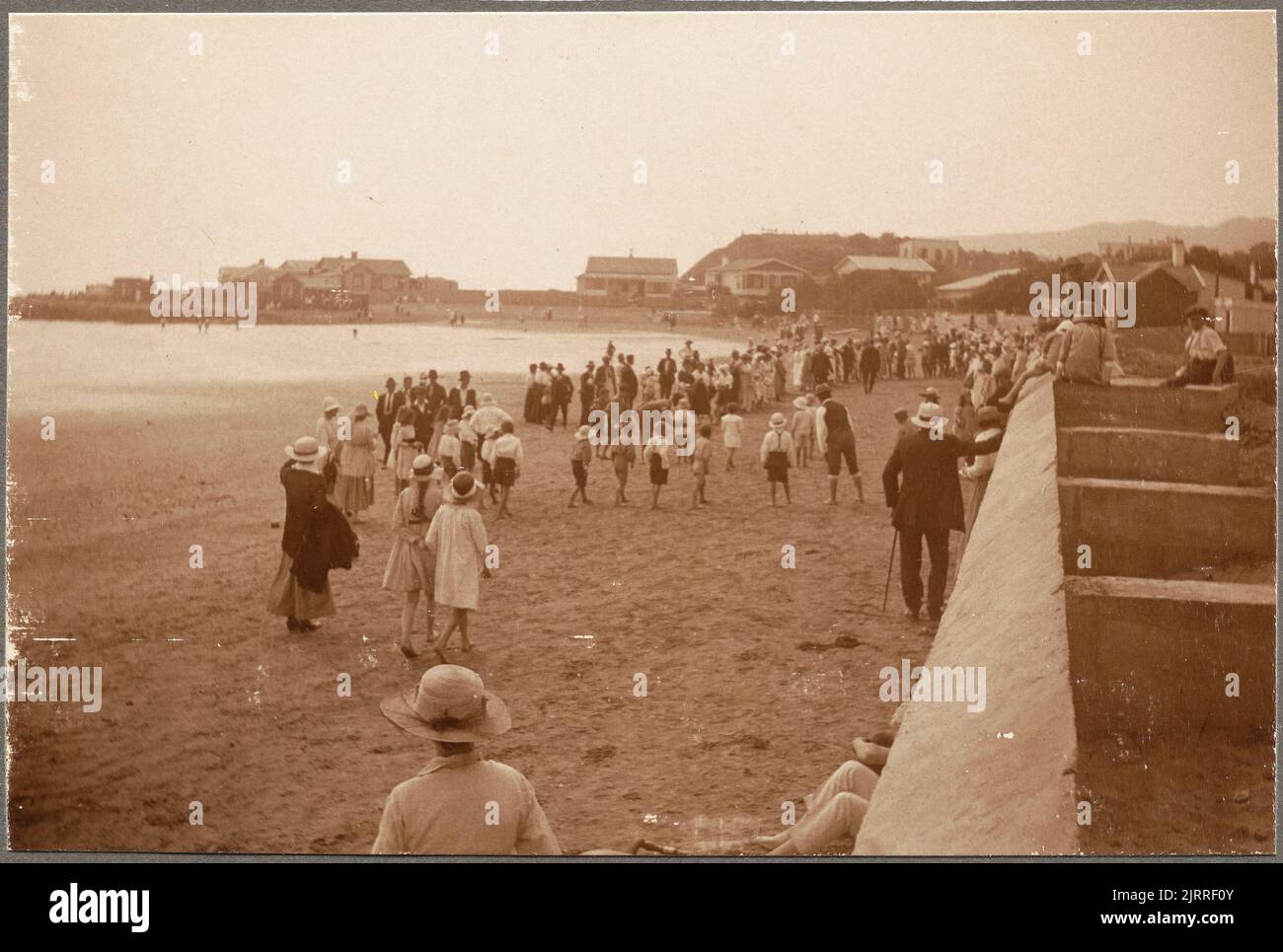 Schulpicknick am strand von taupo -Fotos und -Bildmaterial in hoher ...