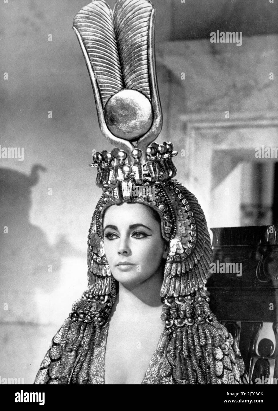 ELIZABETH TAYLOR Portrait as Cleopatra in costume designed by IRENE ...