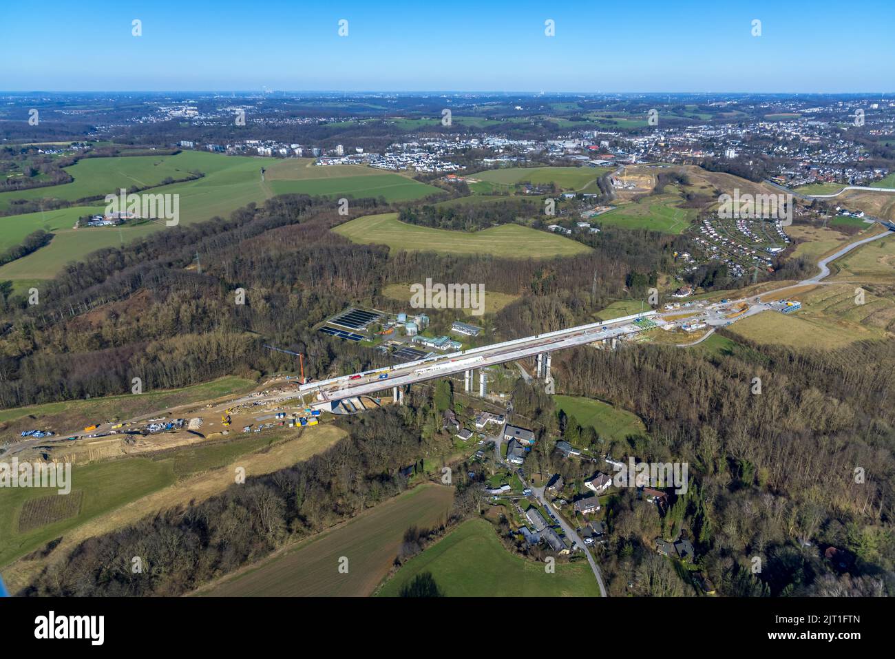 Luftaufnahme, Angerbachtalbrücke, neuer Autobahnabschnitt der A44, Spaltschließung zwischen ...