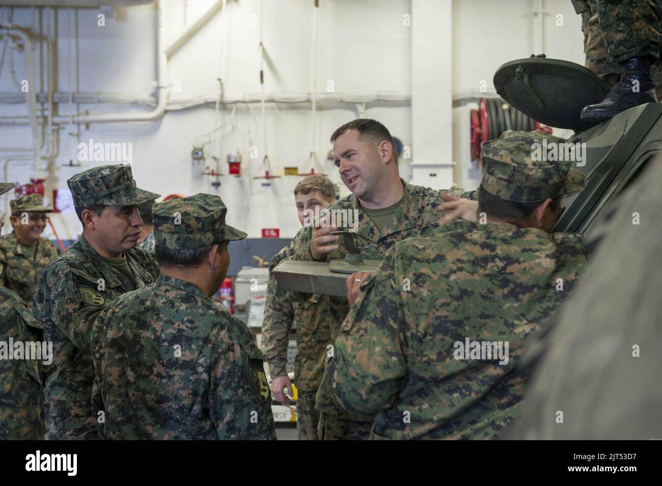 US Marine Corps Staff Sgt. Zweiter von rechts, der Special Purpose Marine Air-Ground Task Force ...