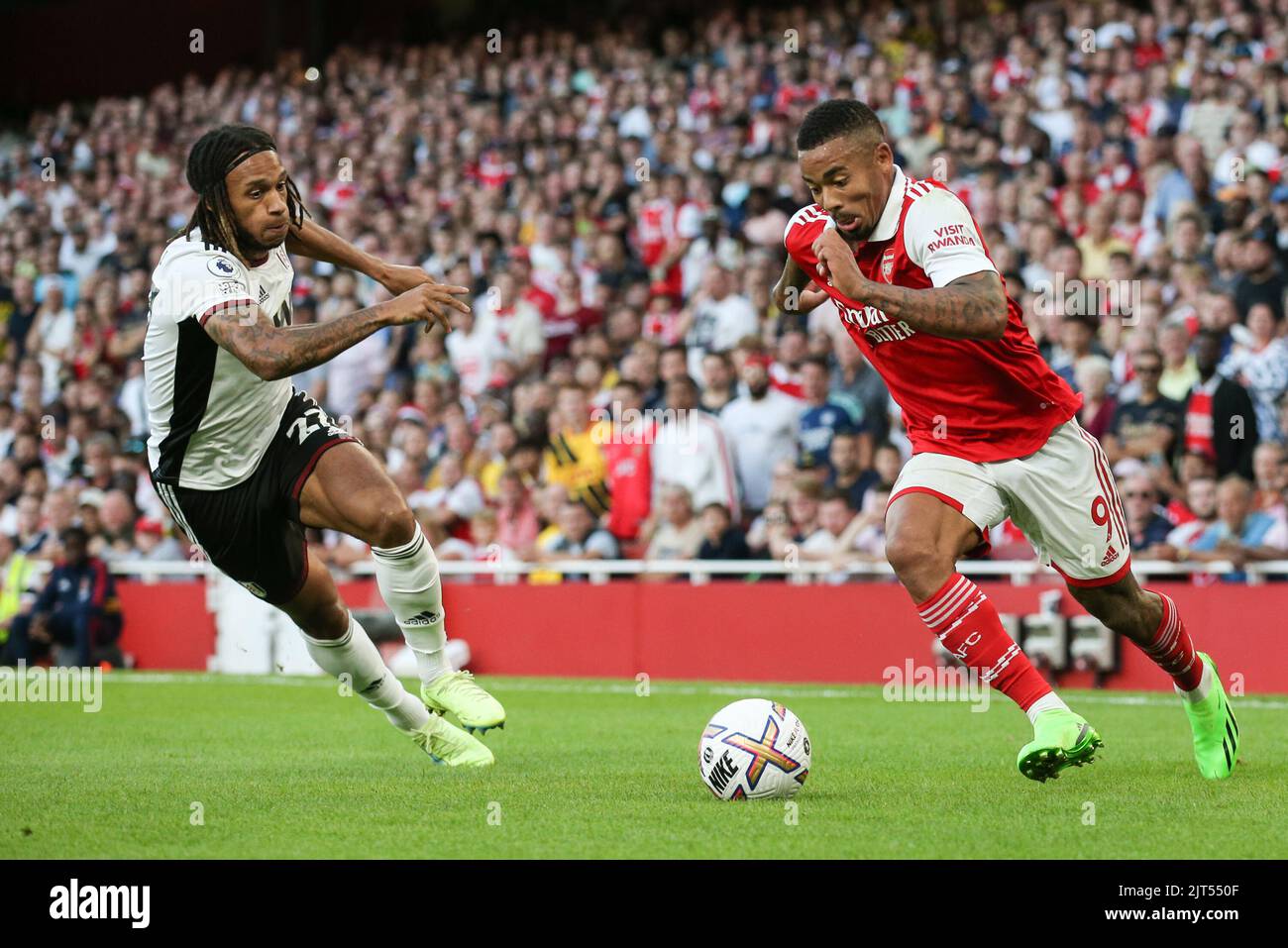Kevin mbabu von fulham -Fotos und -Bildmaterial in hoher Auflösung – Alamy
