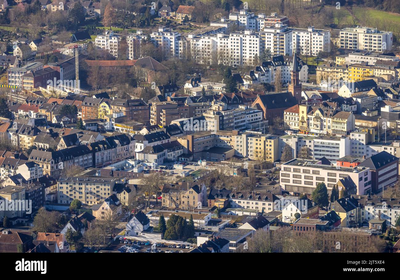 Luftaufnahme, Stadtansicht mit evang. Friedenskirche und Hochhaus ...