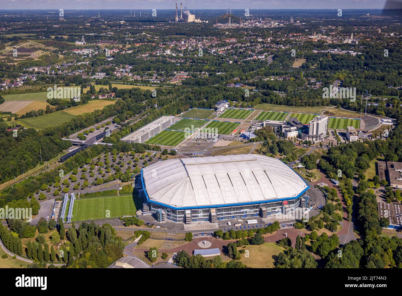 Luftaufnahme, VELTINS-Arena, Bundesliga-Stadion des FC Schalke 04, Erle, Gelsenkirchen ...