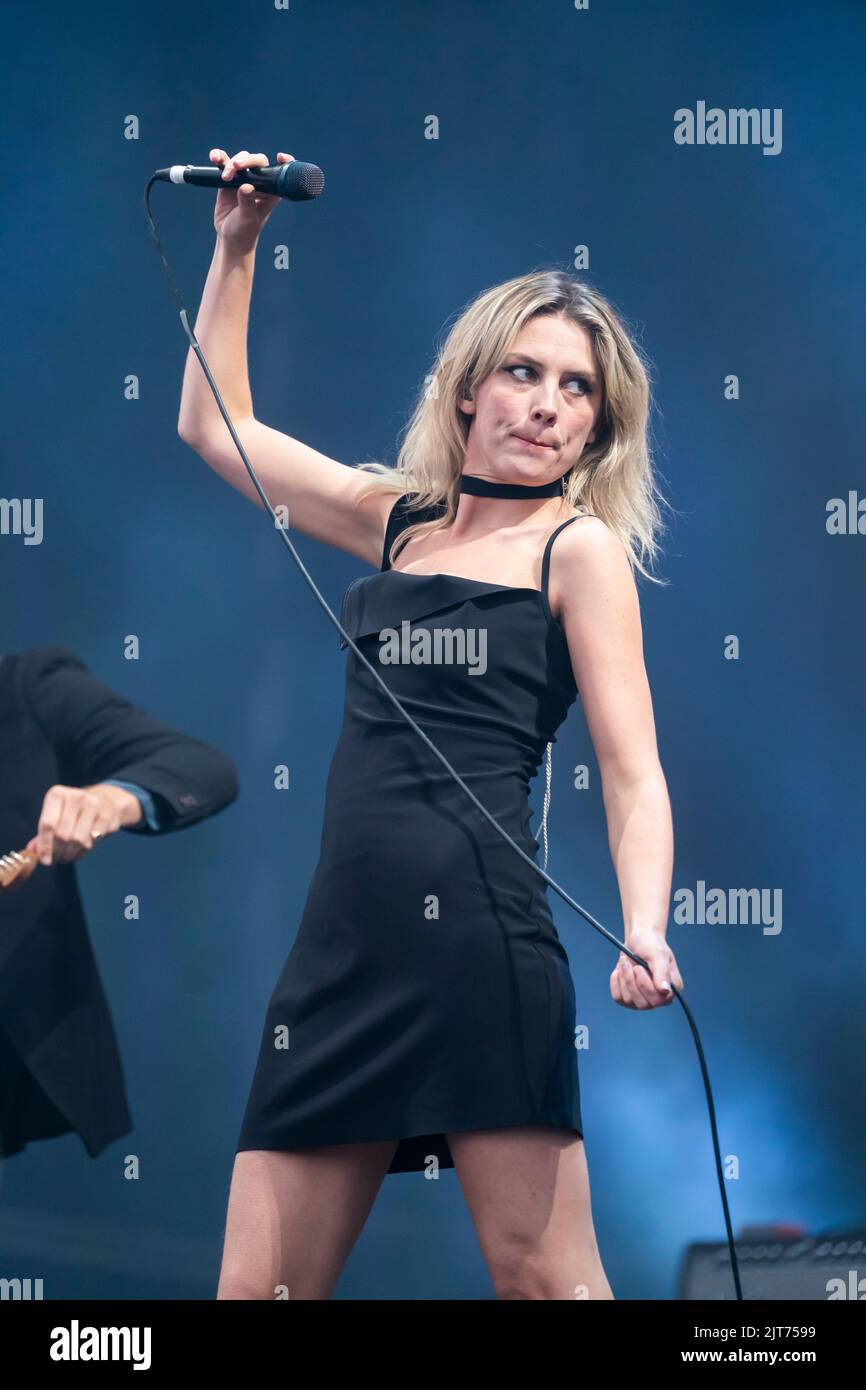 Ellie Rowsell tritt mit ihrer Band Wolf Alice während des Leeds ...