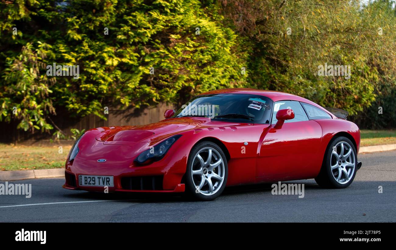 Roter tvr sportwagen -Fotos und -Bildmaterial in hoher Auflösung – Alamy