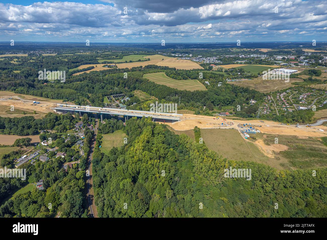 Luftaufnahme, Baustelle Angerbachtalbrücke, neuer Autobahnabschnitt der A44, Spaltschließung ...
