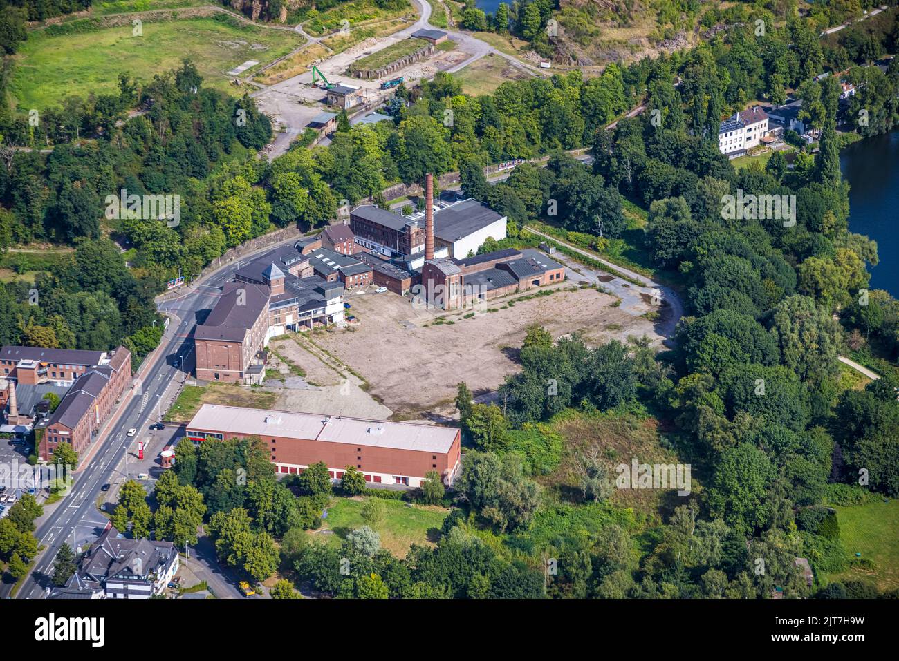 Luftaufnahme, altes Kesselhaus und Schornstein der Lederfabrik Lindgens ...