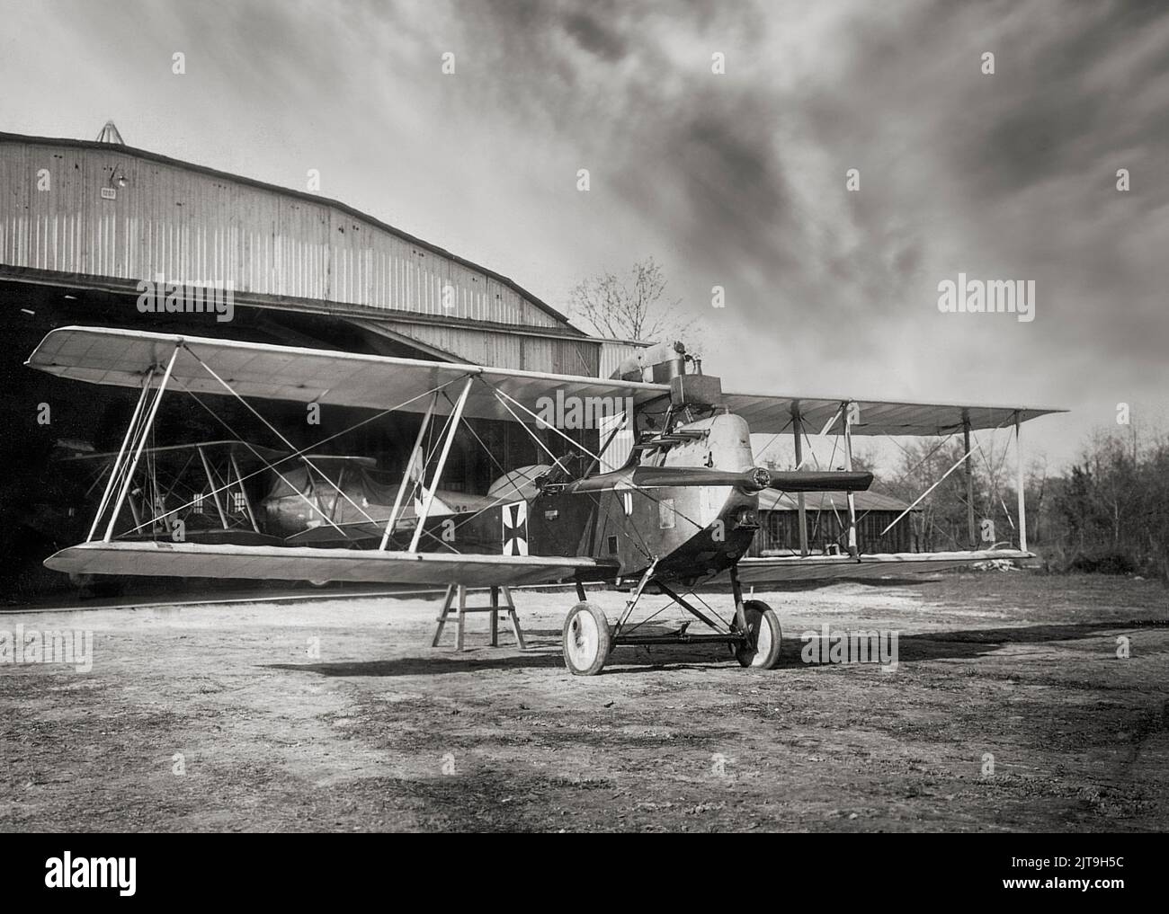 Die Albatros D.III, ein zweifliegiges Kampfflugzeug, das während des ...