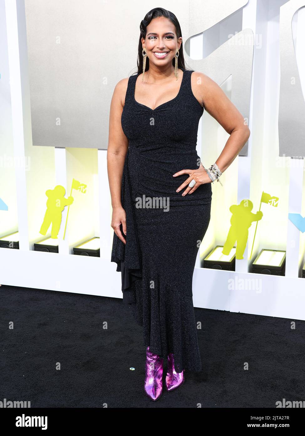 NEWARK, NEW JERSEY, USA - 28. AUGUST: Nessa Diab kommt bei den MTV ...