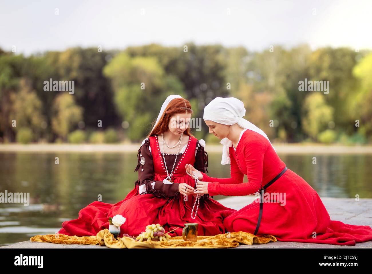 Herrin und magd -Fotos und -Bildmaterial in hoher Auflösung – Alamy