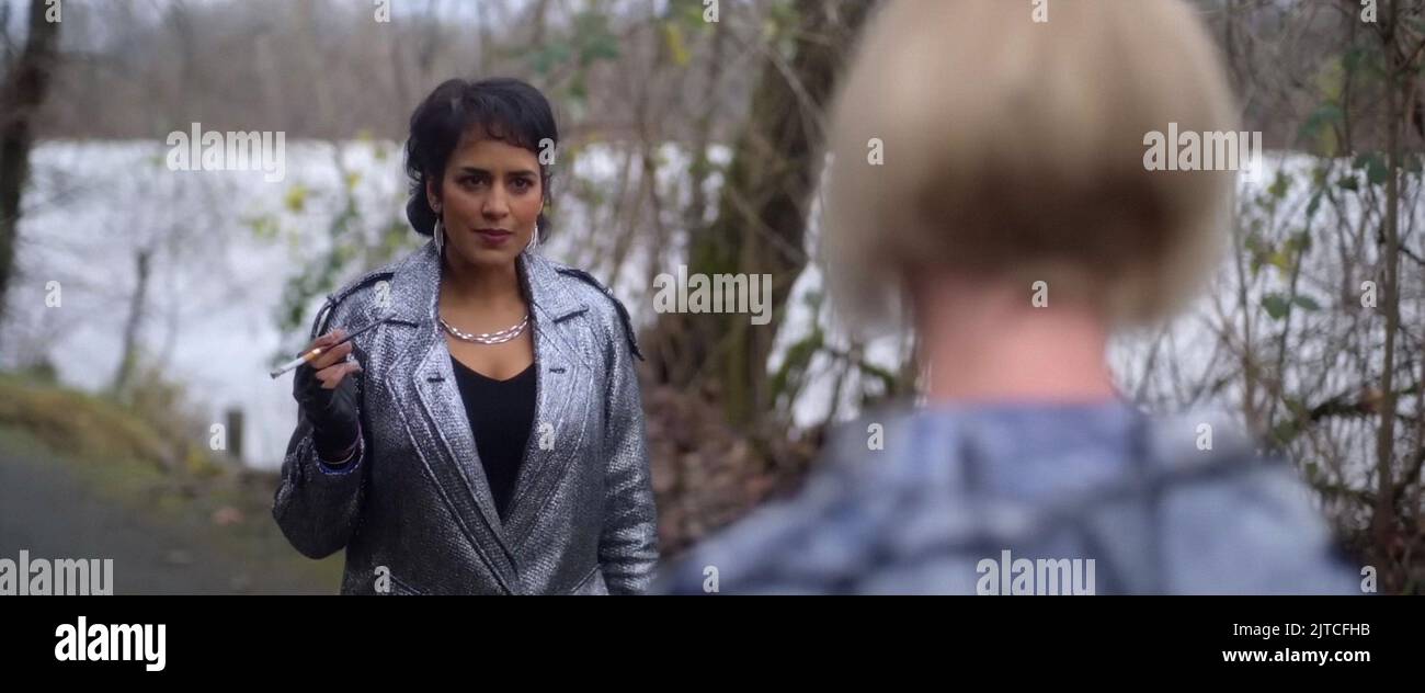 WIFELIKE, von links: Agam Darshi, Elena Kampouris, 2022. © Paramount ...
