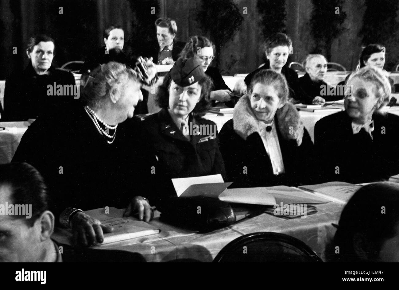 Helen bier -Fotos und -Bildmaterial in hoher Auflösung – Alamy