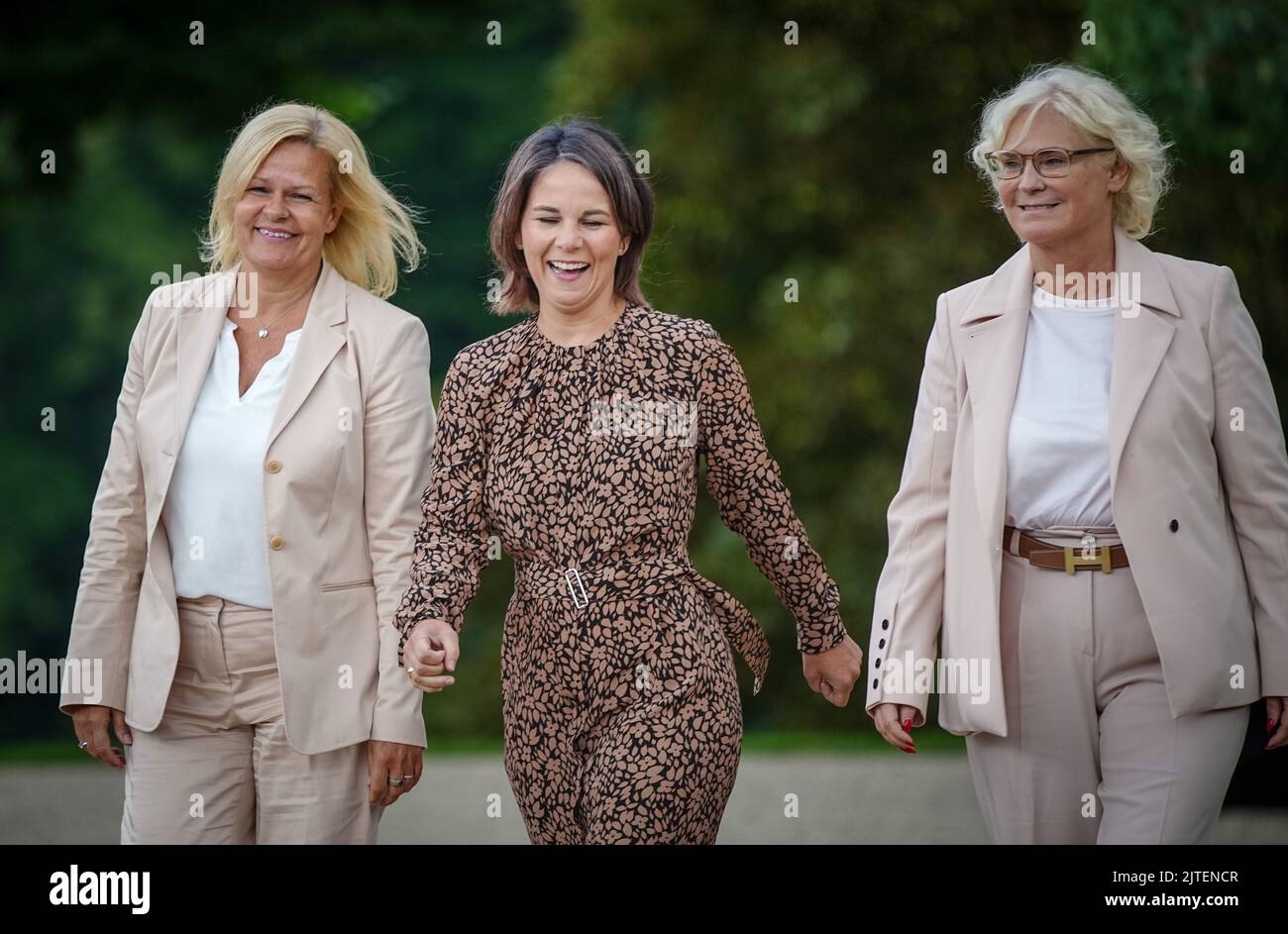 30. August 2022, Brandenburg, Meseberg: Nancy Faeser (l-r, SPD ...