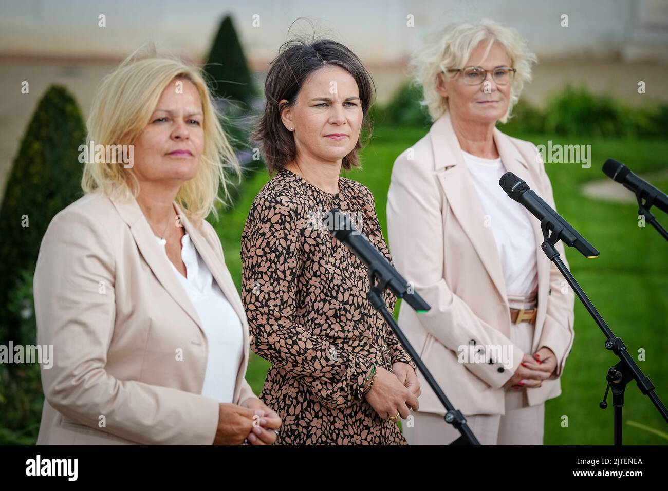 30. August 2022, Brandenburg, Meseberg: Nancy Faeser (l-r, SPD ...