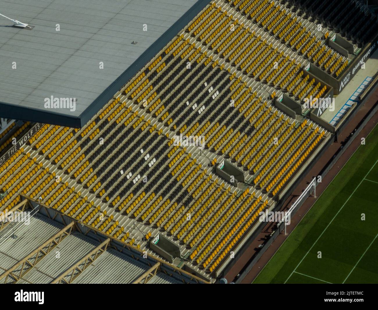 Eine luftdrohne aus der luft im premier league stadion -Fotos und ...