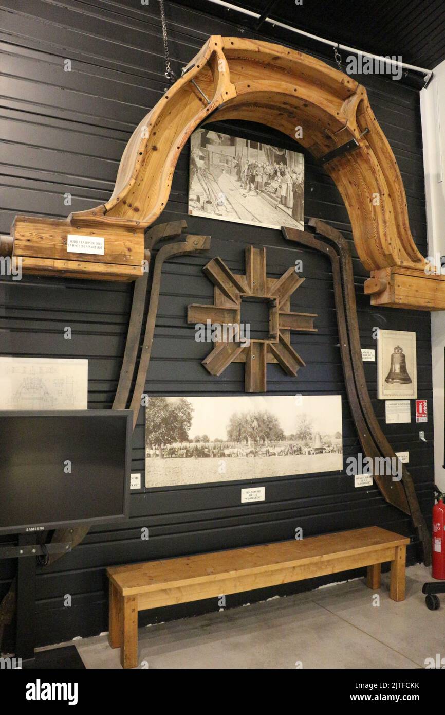 Musée PACCARD, ANNECY : Holzmodell für das Joch 'La Savoyarde', die ...