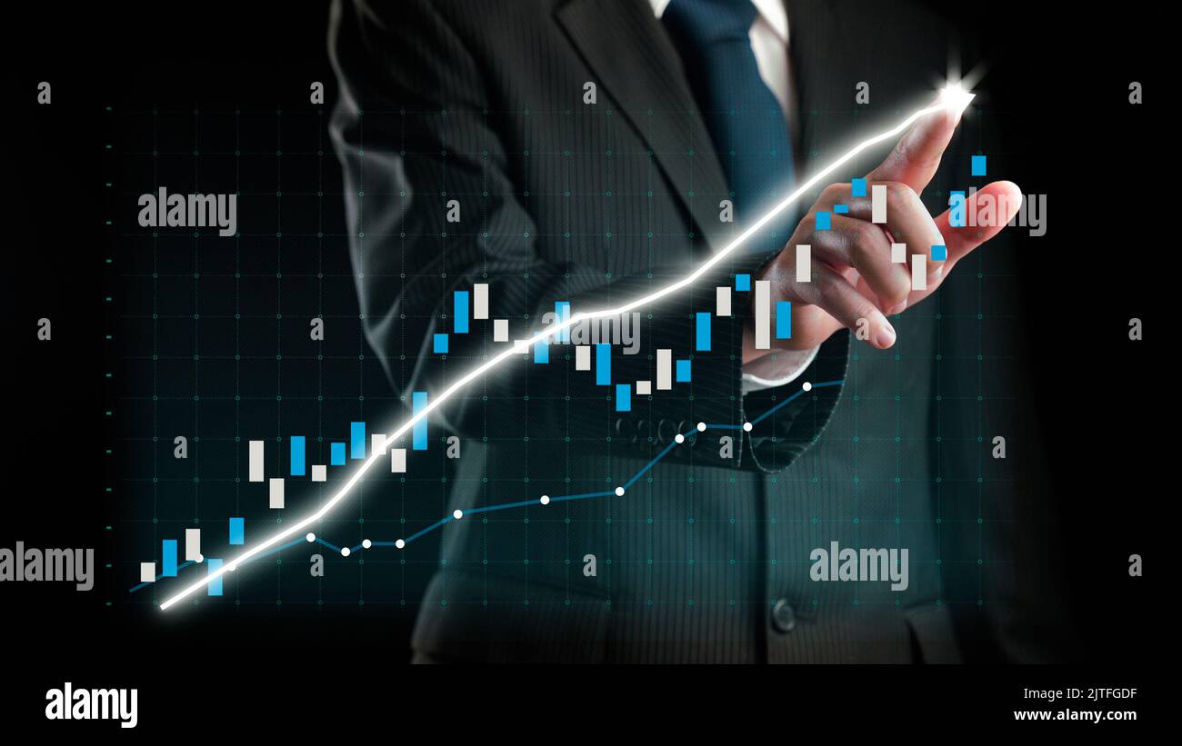 Businessman Draw Finance anspielende Grafik-Chart zeigt das Wachstum ...