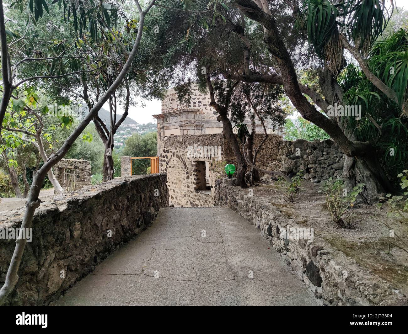 Innere Struktur der aragonesischen Burg die Festung, die in Ischia ...