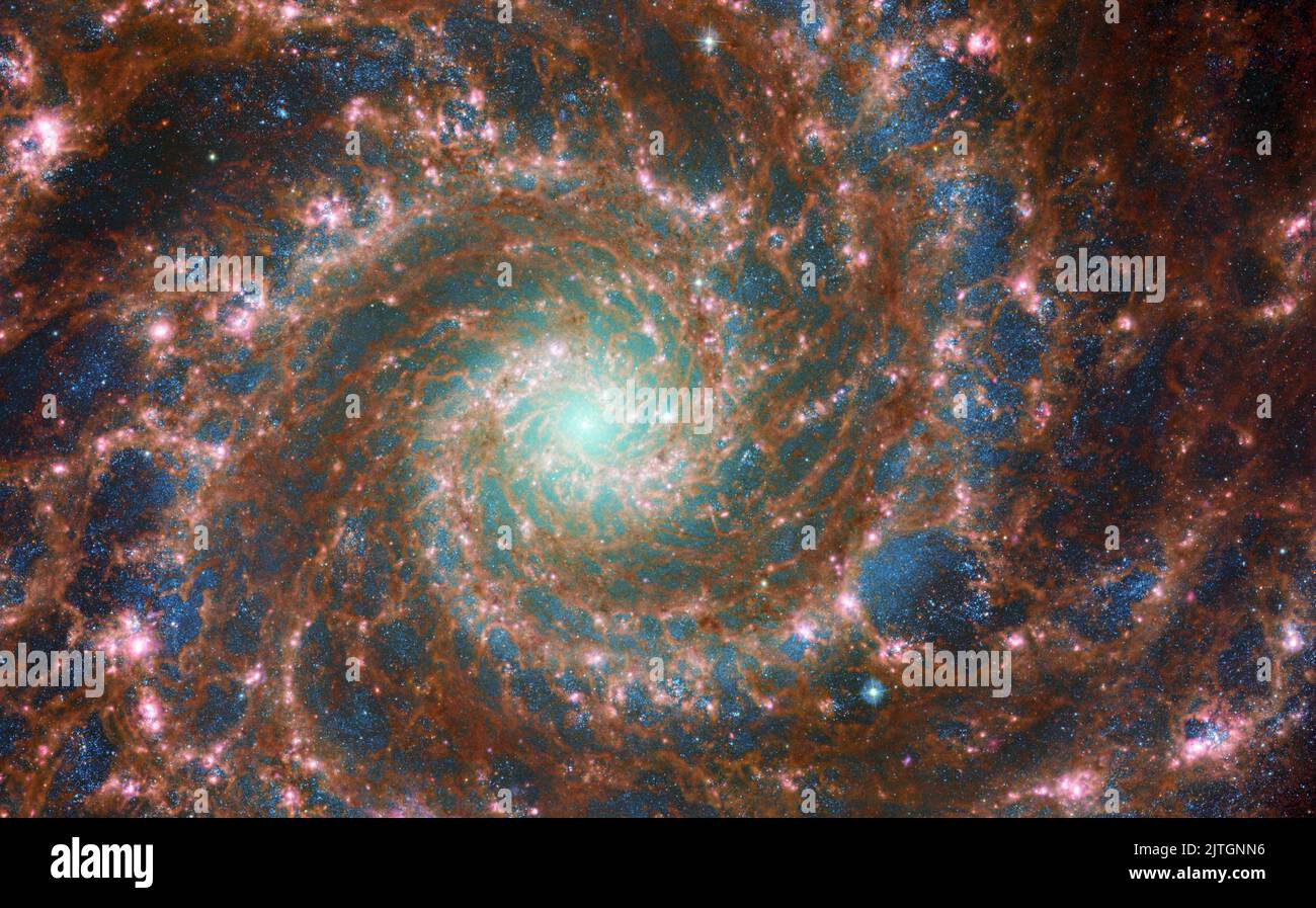 Phantomgalaxie, Galaxie, Sonnensystem. 30. August 2022. In diesem kombinierten optischen ...