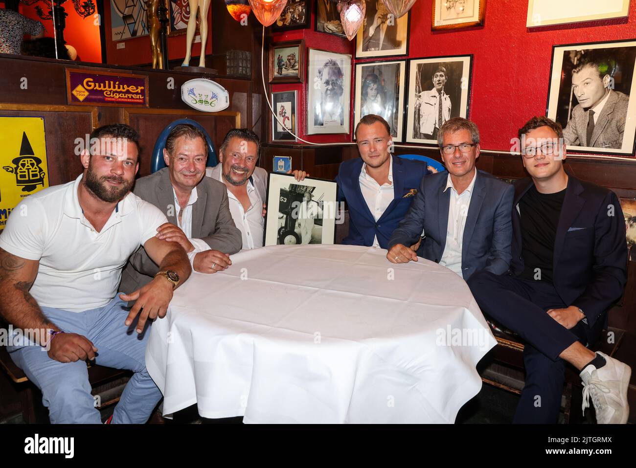 Berlin, Deutschland. 30. August 2022. Rolf Edens Söhne Maurice (l-r ...