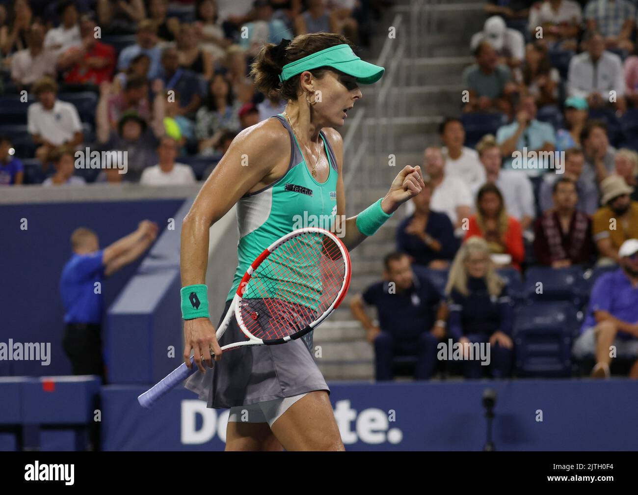 Alize cornet emma raducanu erste runde -Fotos und -Bildmaterial in ...