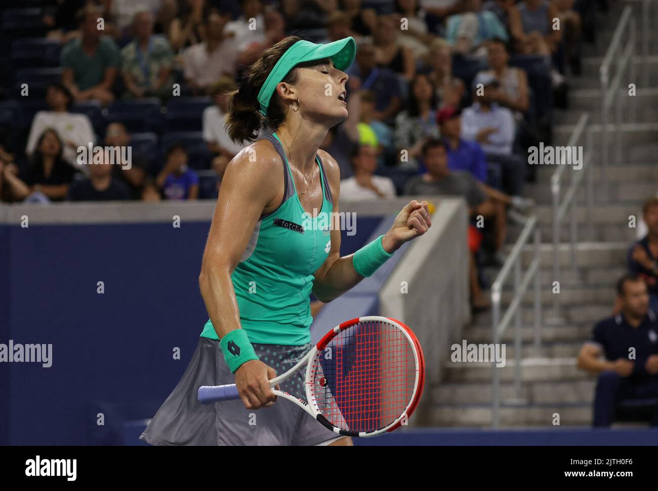 Alize cornet emma raducanu erste runde -Fotos und -Bildmaterial in ...