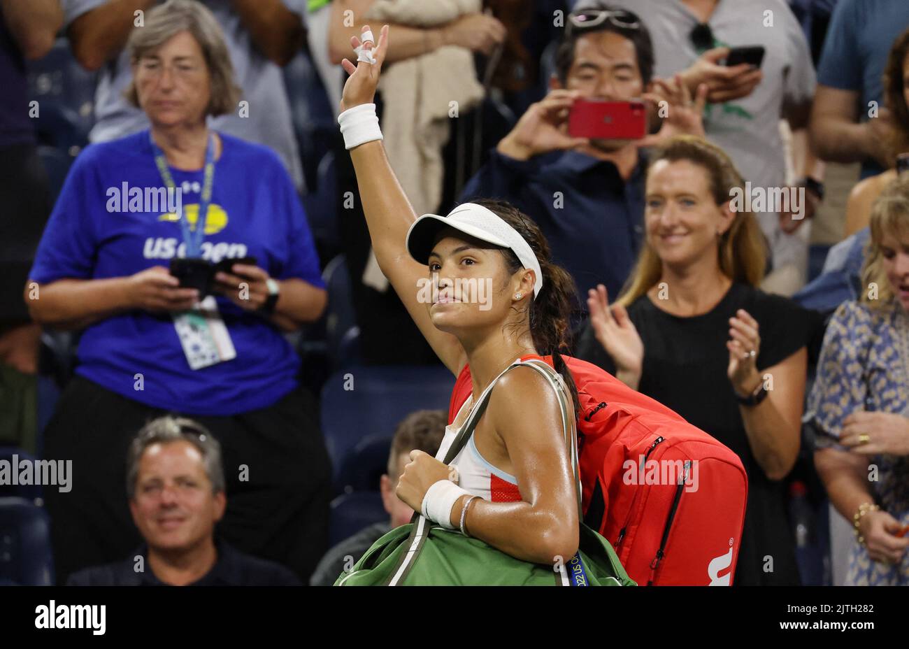 Alize cornet emma raducanu erste runde -Fotos und -Bildmaterial in ...