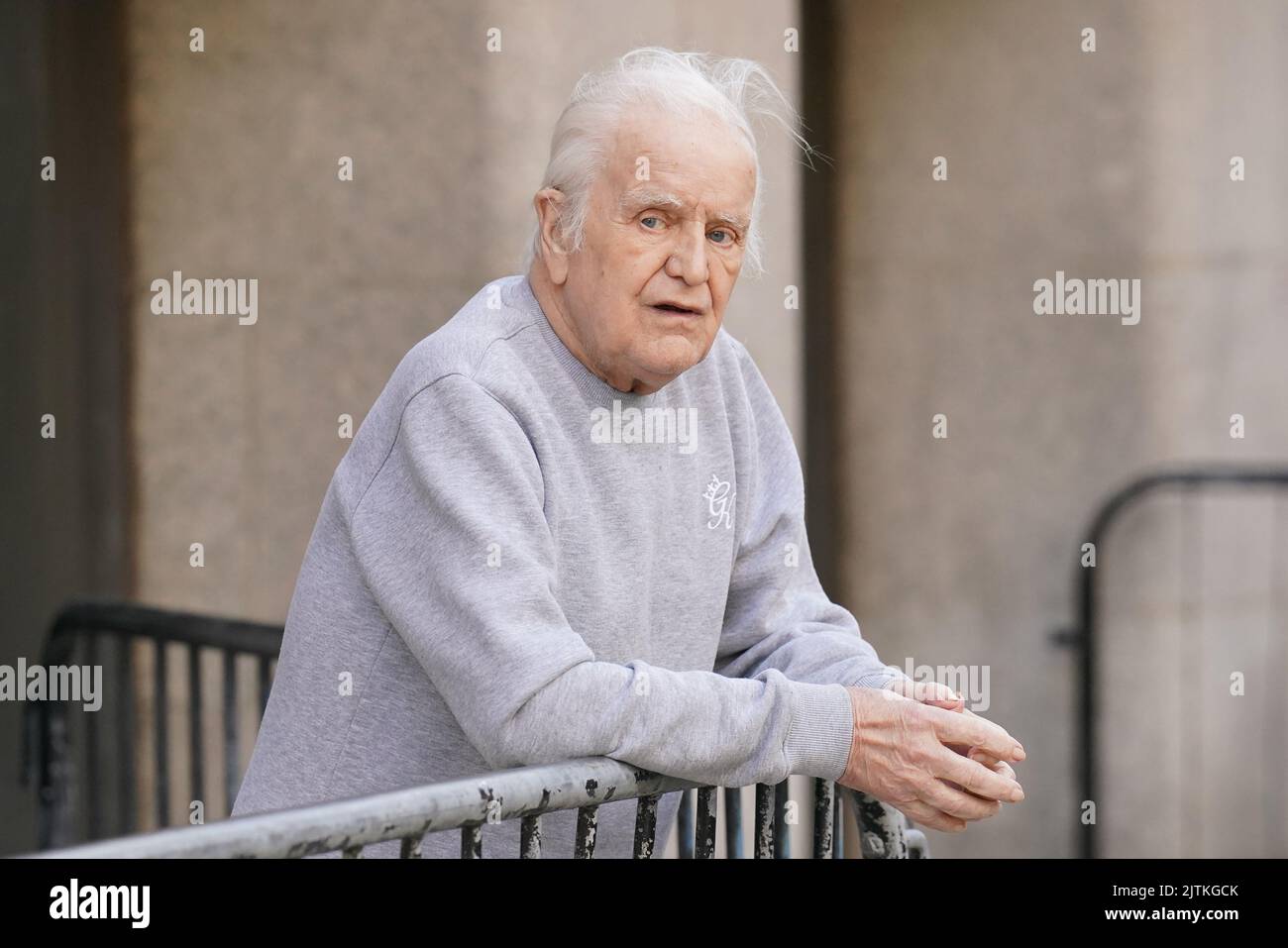 Der 90-jährige Edward Turpin vor dem Old Bailey im Zentrum von London ...