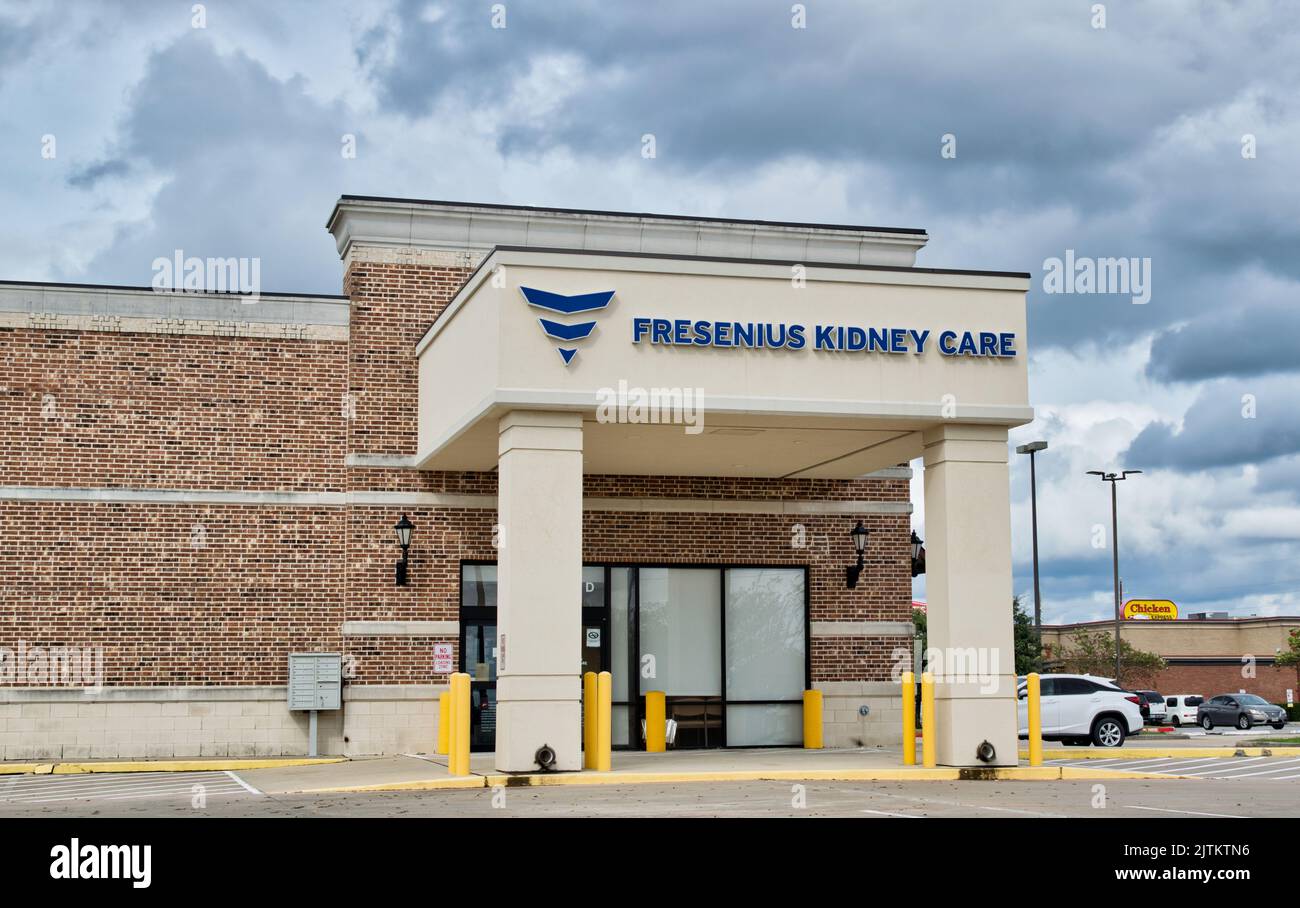 Houston, Texas USA 12-05-2021: Fresenius Nierenklinik außen in Houston ... Houston, Texas USA 12-05-2021: Fresenius Nierenklinik außen in Houston ...