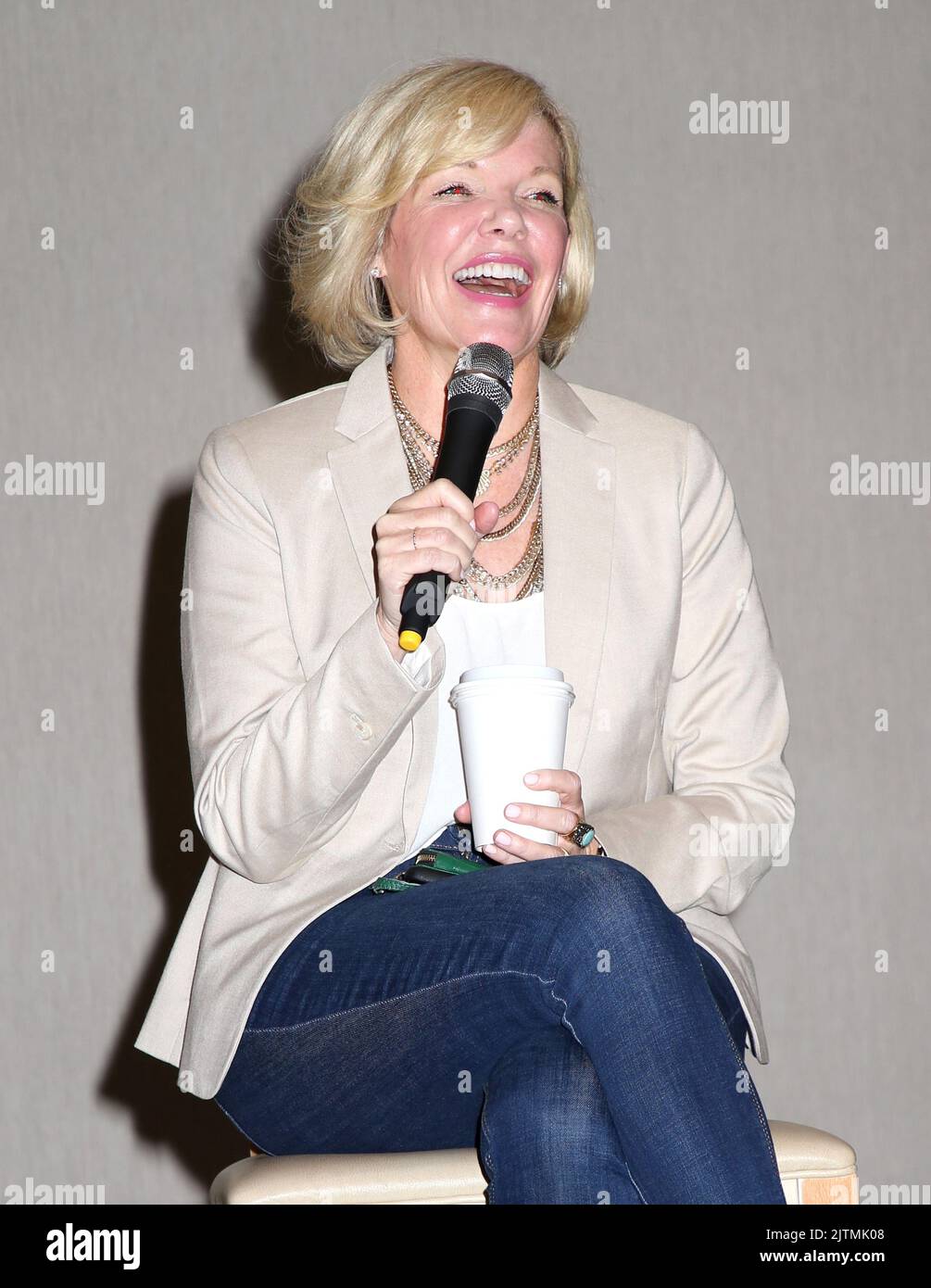 Maura West nimmt am General Hospital Fantasy Event - New Jersey Teil ...