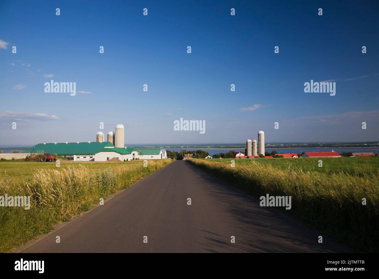 Route du mitan -Fotos und -Bildmaterial in hoher Auflösung – Alamy Route du mitan -Fotos und -Bildmaterial in hoher Auflösung – Alamy